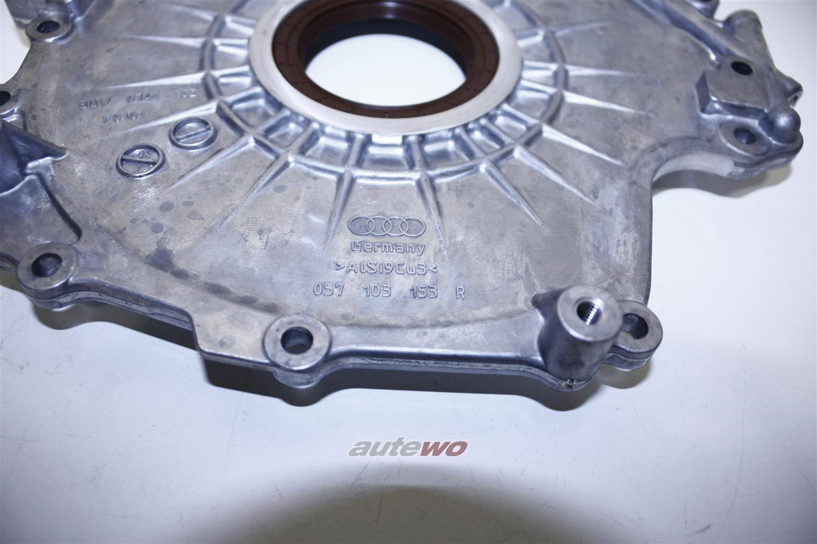 057103151AA 057103151S NEU Audi/VW A8 D4/Q7/Touareg 8 Zyl. Dichtflansch ...