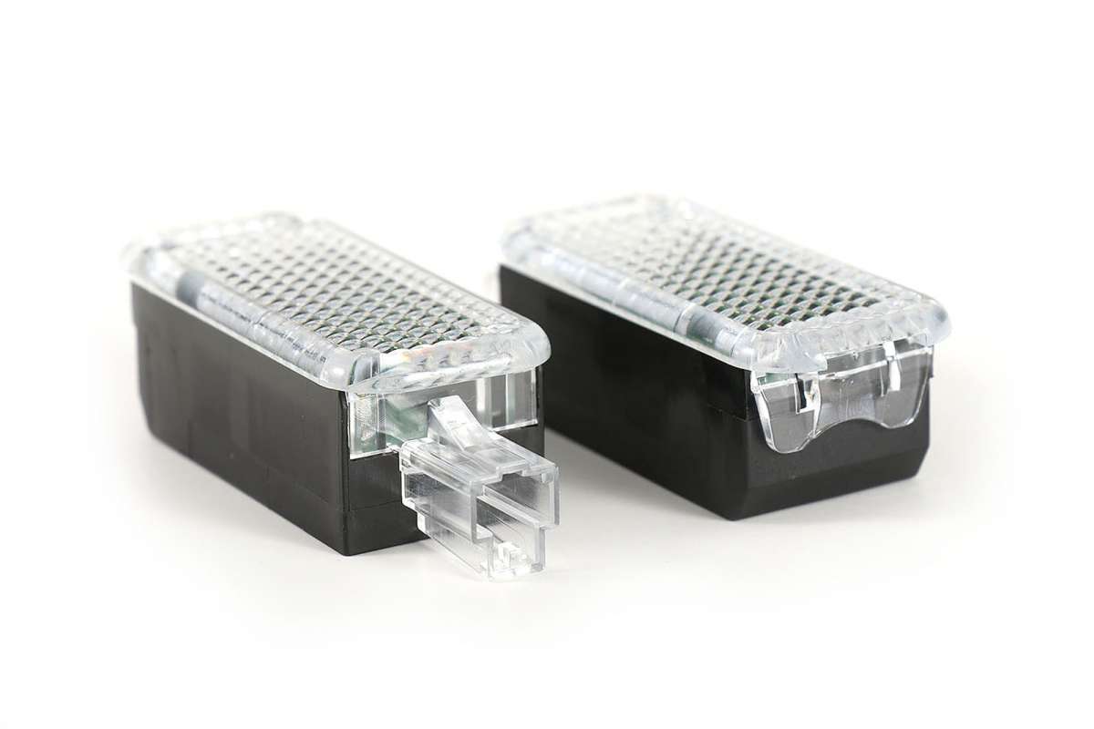 4E0947415 NEU Audi A1/A3/A4/A5/A6/A7/A8/R8 Set Fußraumbeleuchtung LED ...